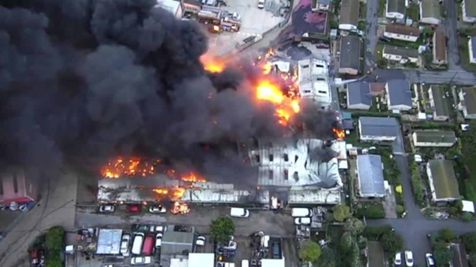 Hoo fire: 'Huge explosion' as fire rages at industrial unit - BBC News