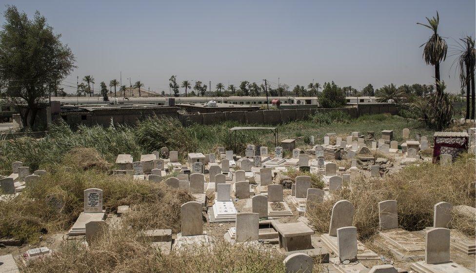 In pictures: The crown jewel of Iraq's railway - BBC News