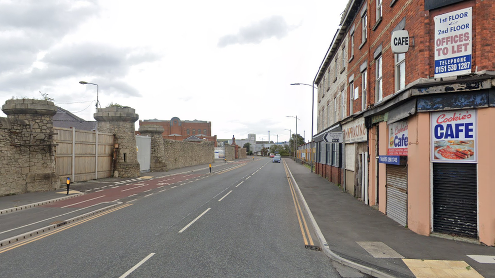 Motorcyclist dies after Liverpool crash - BBC News