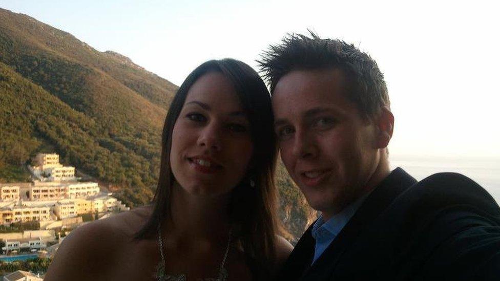 West Midlands 'murder-suicide': Husband and wife found dead - BBC News