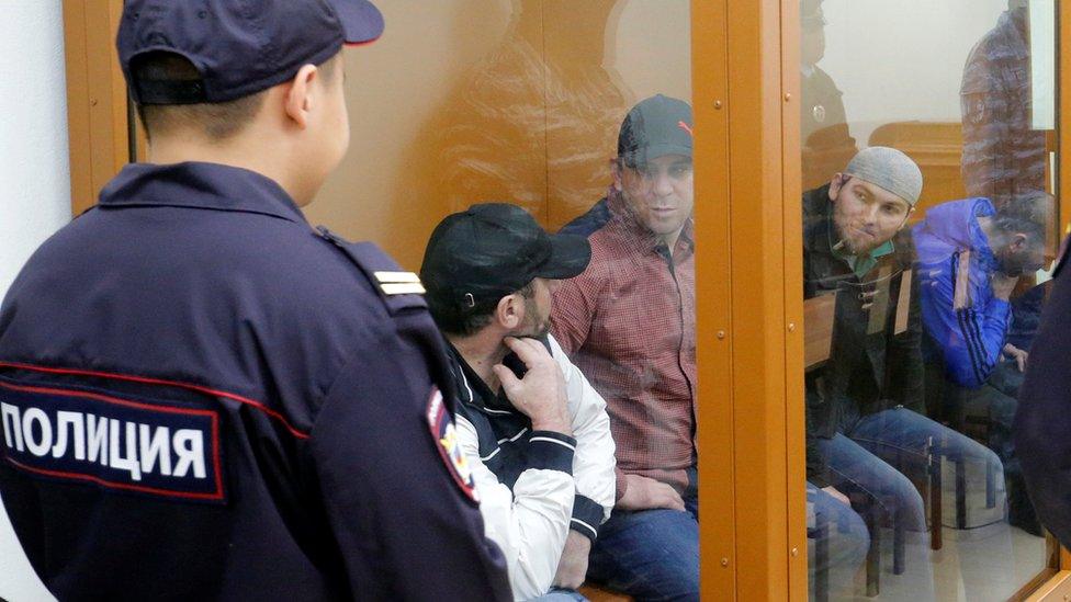 Boris Nemtsov murder trial begins at Moscow military court - BBC News