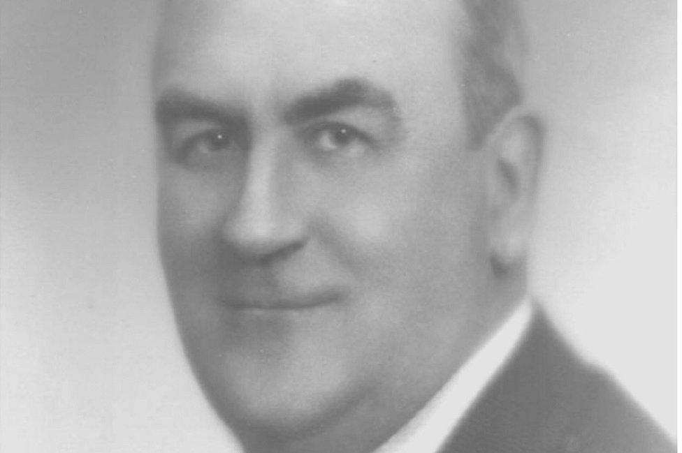 Aston Martin founder remembered in Cornwall - BBC News