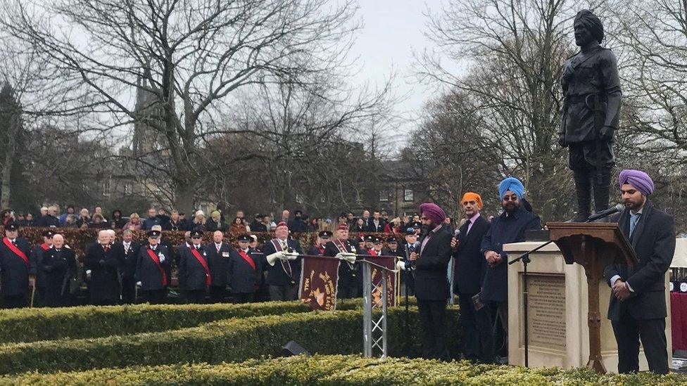 Duke of Gloucester visits Huddersfield Sikh soldier statue - BBC News