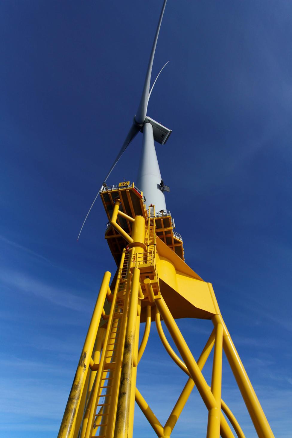 Scotland’s biggest offshore wind farm at full power - BBC News