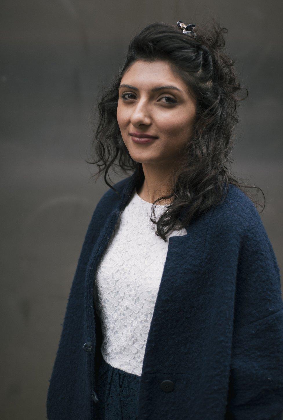 In pictures: Portraits of welcome - BBC News