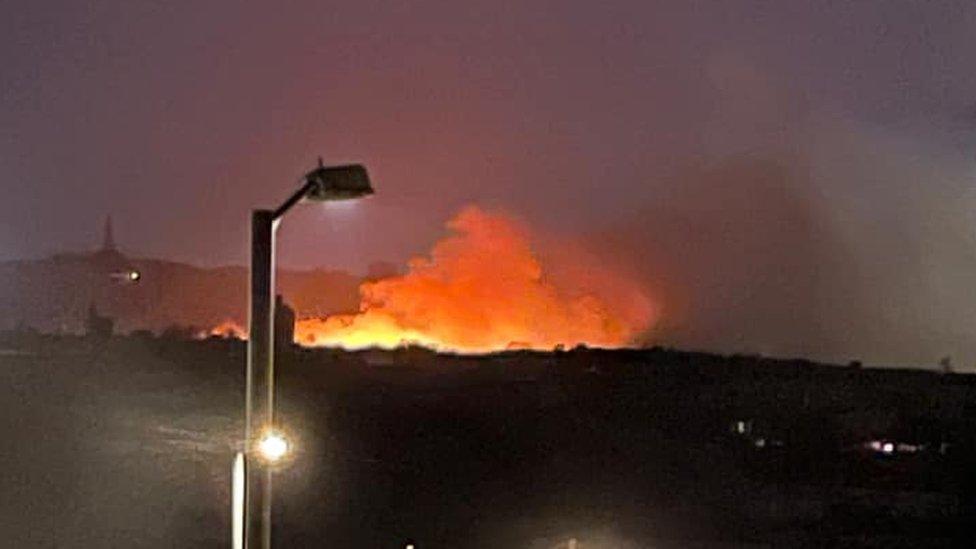Redruth gorse fire 'fanned by high winds' - BBC News