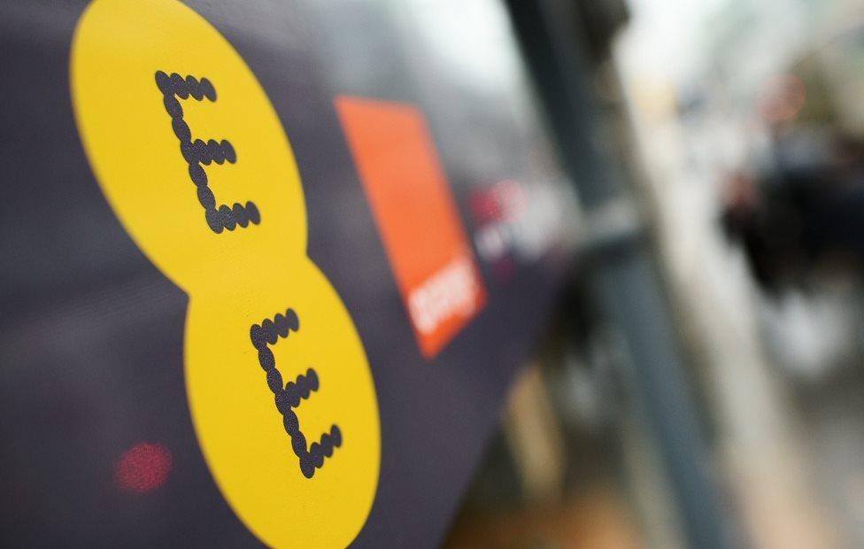 EE apologises for mobile data fault - BBC News