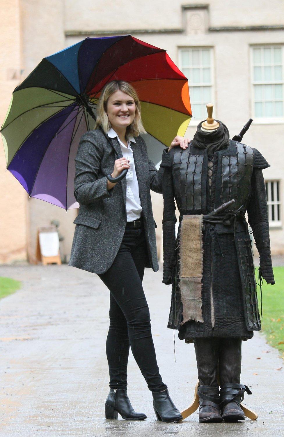 Macbeth film costumes loaned to museums - BBC News