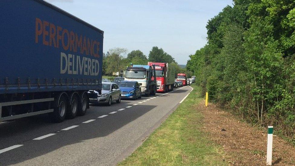 Poulner Hill A31 lorry crash victim dies - BBC News