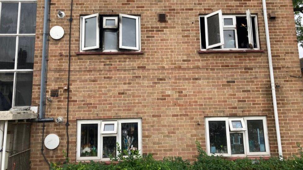 Oxford Donnington Bridge Road fire: Police investigate death - BBC News