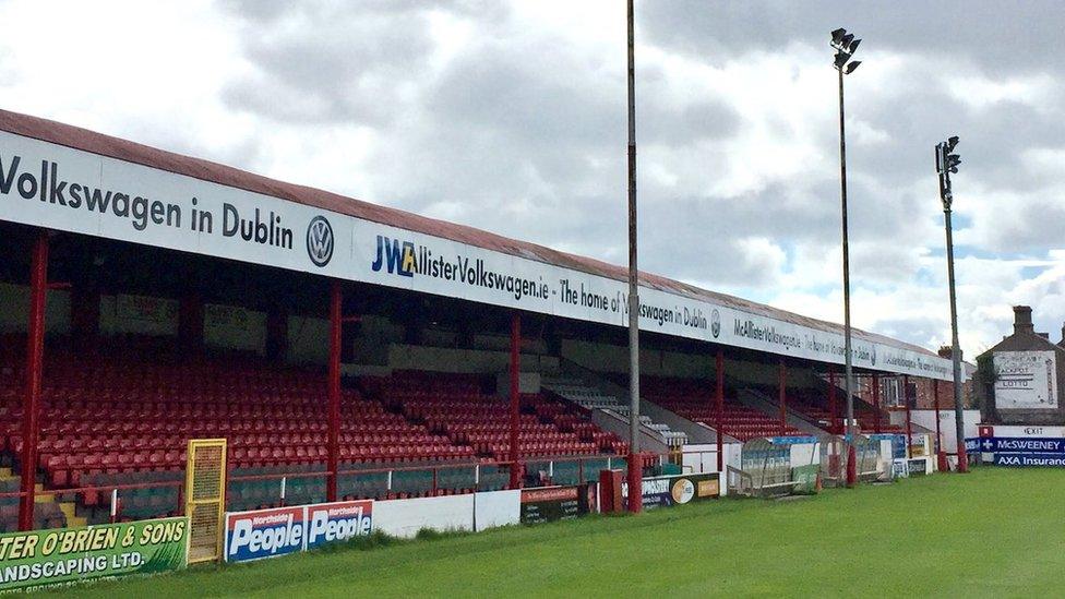 Izzy Dezu dies during Under-16s football match - BBC News