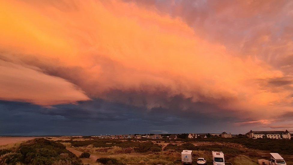 In pictures: Stunning sunset for Scotland - BBC News
