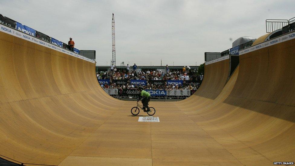 The BMX tricks Dave Mirra gave the world - BBC News