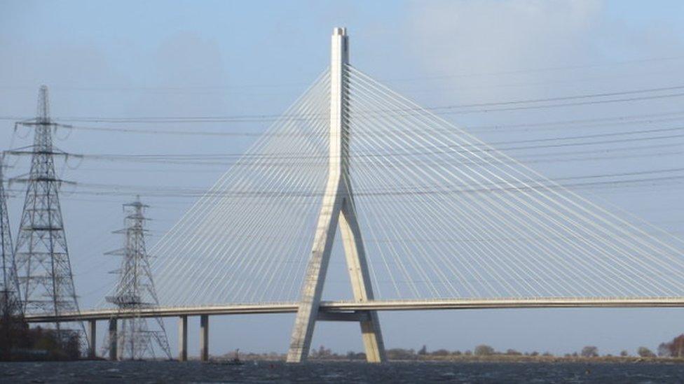 Flintshire Bridge reopens following demonstration - BBC News