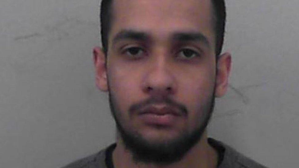 Facebook and Gumtree knife robber Jalees Ahmad jailed - BBC News