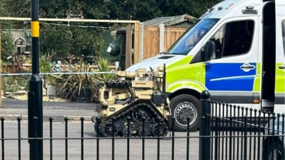 Three arrested in Sutton Coldfield as bomb disposal team called - BBC News