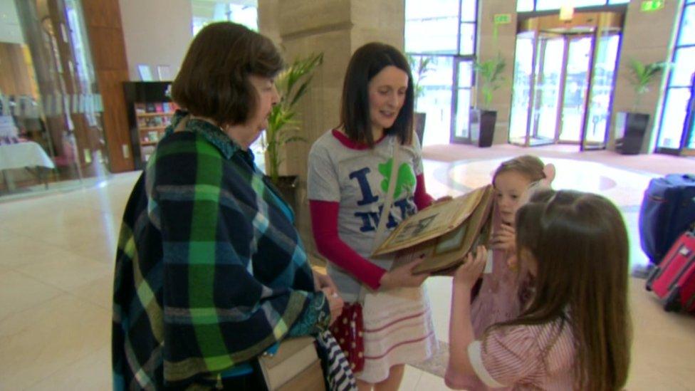 US foster friends reunite in Belfast after 40 years - BBC News