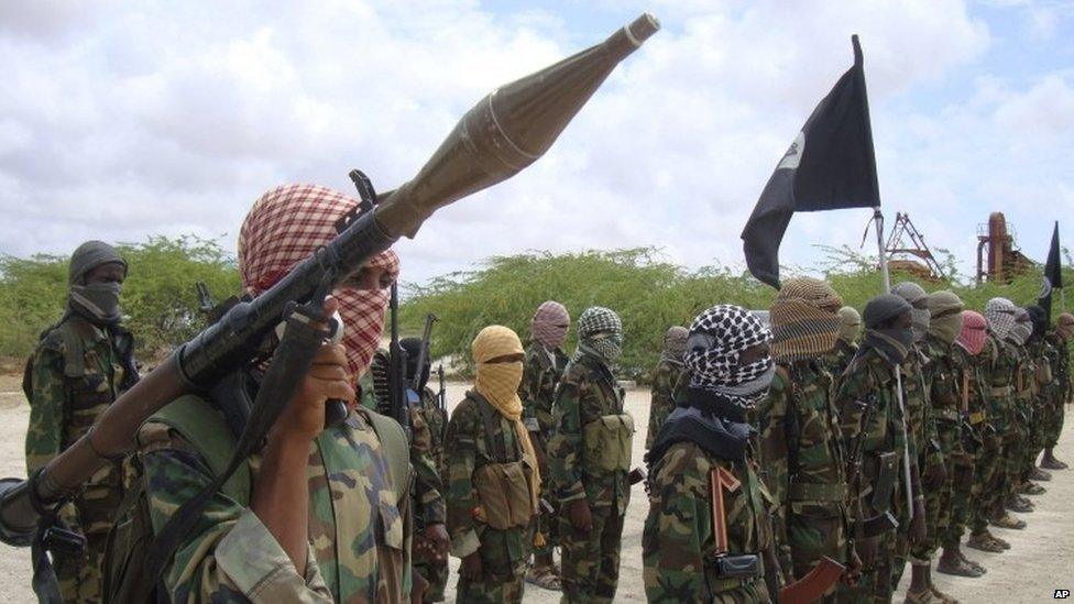 Kenya police freed from al-Shabab captivity in Somalia - BBC News