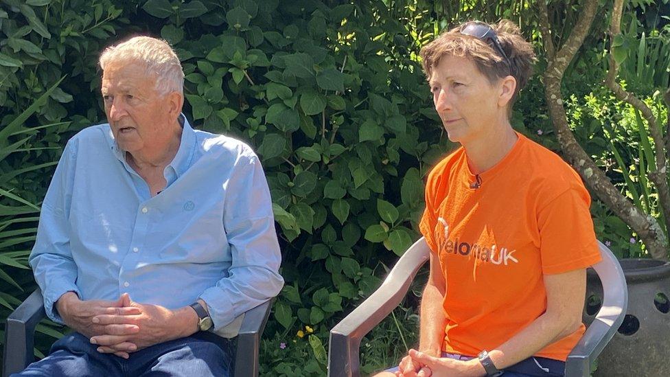 Family's 'heart-sinking' double cancer diagnosis - BBC News