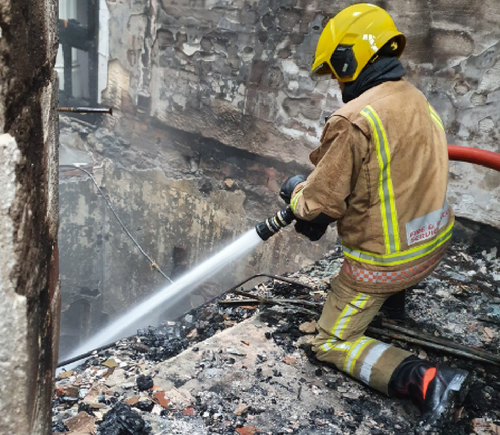 Bristol Guildhall fire: Blaze treated as 'suspicious' - BBC News