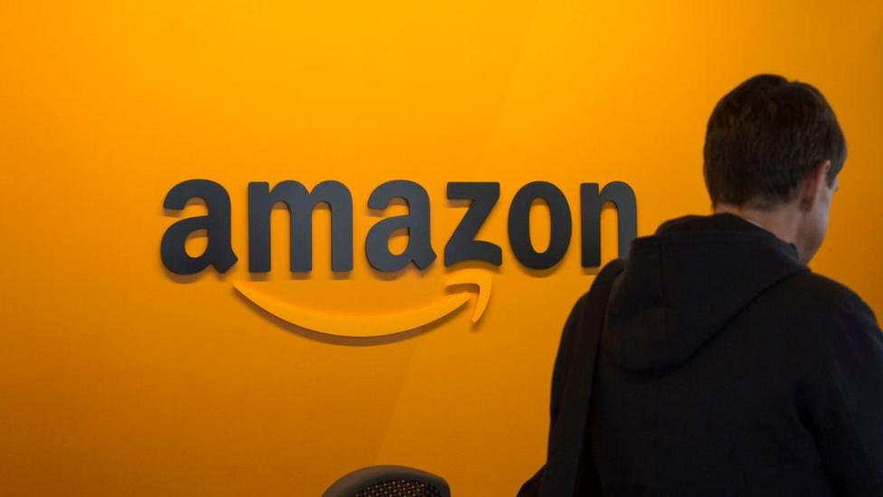 Amazon opens a supermarket with no checkouts - BBC News