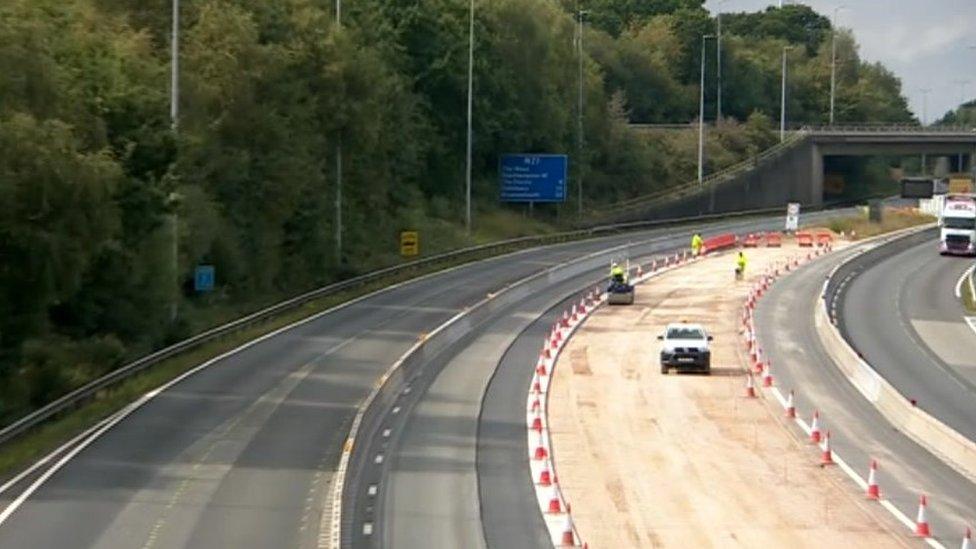 M27 motorway reopens after after van fire chaos - BBC News