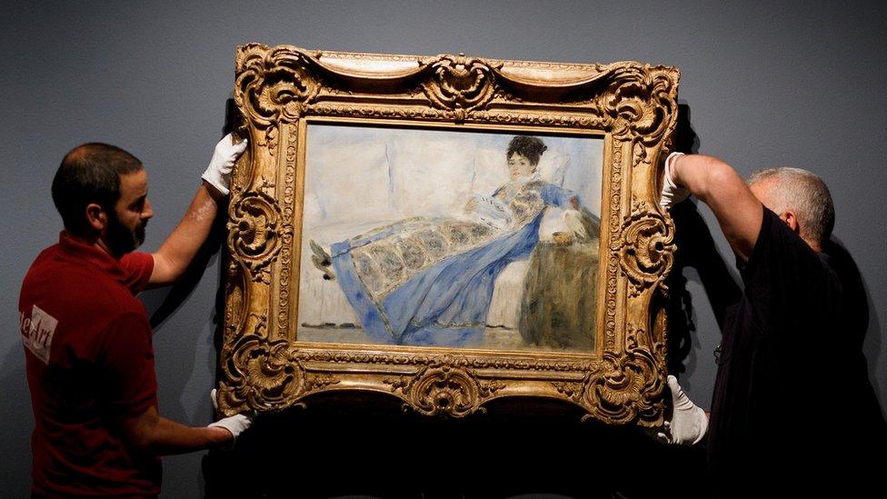 Entertainment Week in Pictures: 9-15 October - BBC News