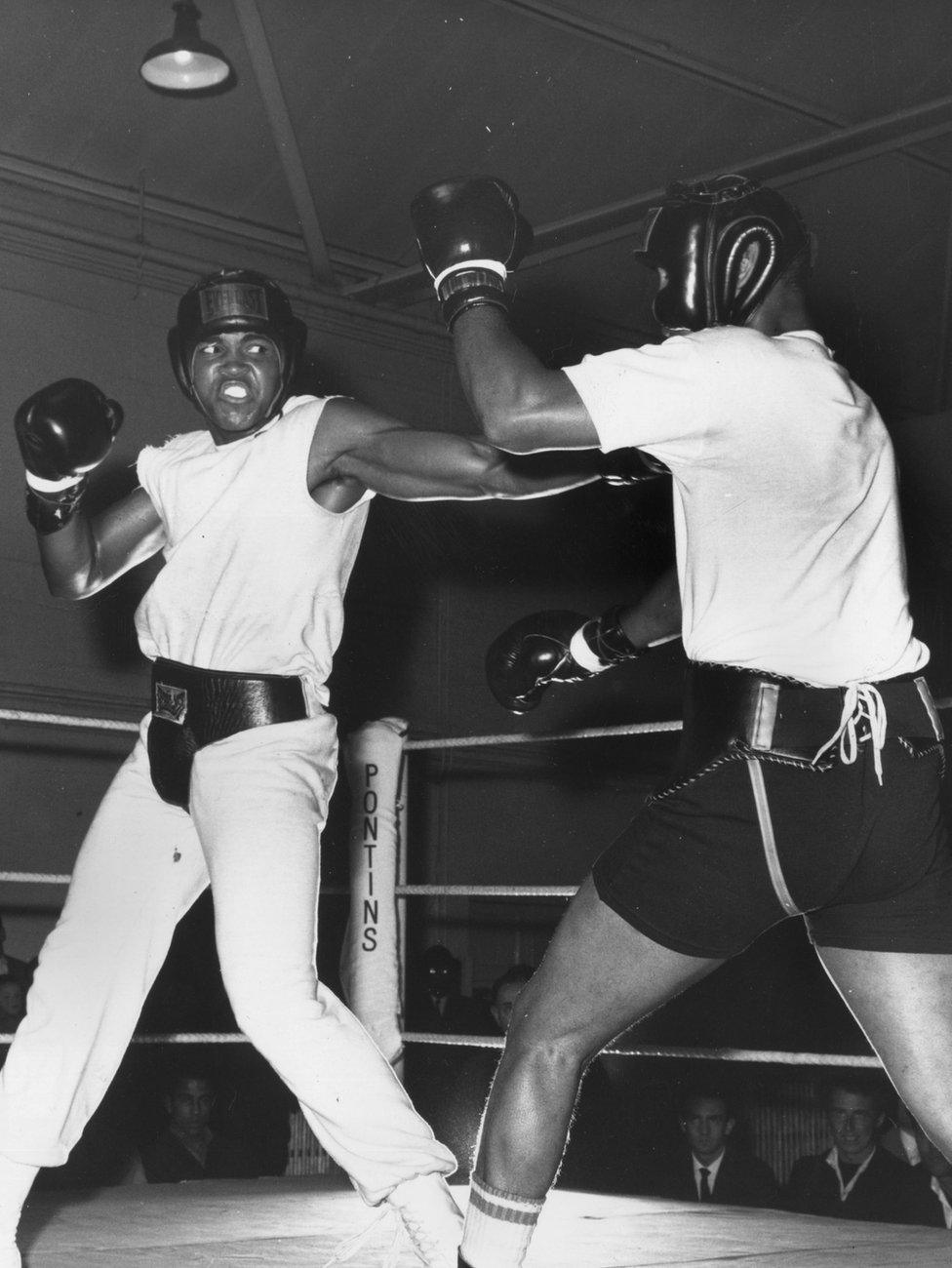 The day Muhammad Ali fought in Paisley - and was booed - BBC News