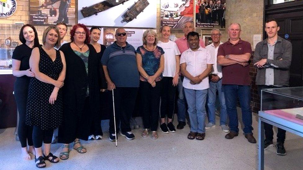 'I let 12 strangers give away £100k I inherited' - BBC News