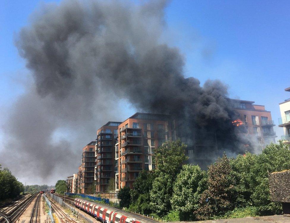 West Hampstead fire: Crews battle balconies blaze - BBC News