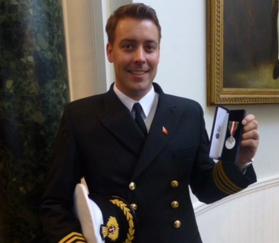 Award for Scottish ship's captain who rescued 907 migrants - BBC News