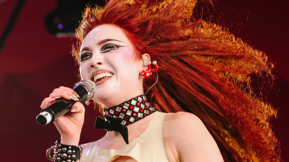 Chappell Roan to headline Reading and Leeds festival - BBC News