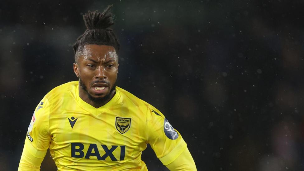Kyle Edwards: Stevenage sign Oxford United winger - BBC Sport