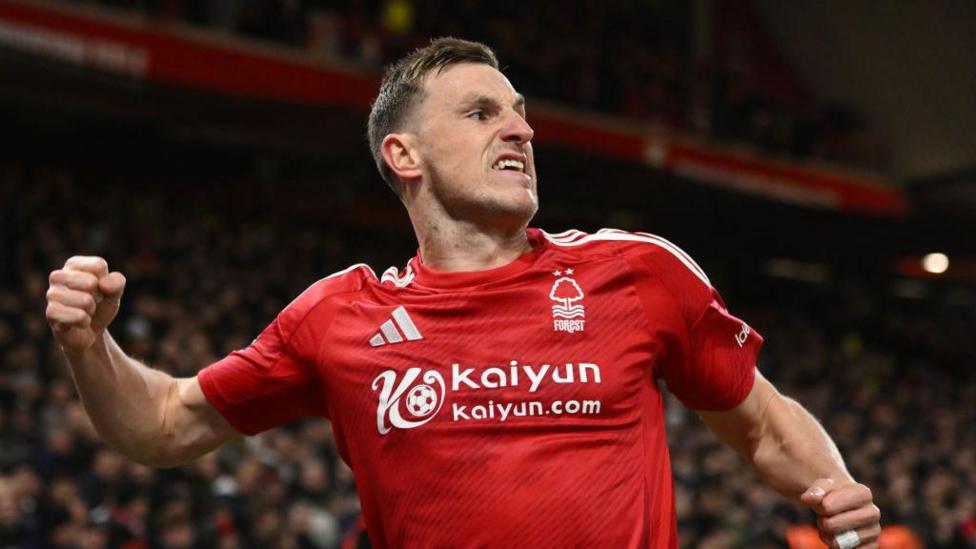 Nottingham Forest podcast: Robert Earnshaw on Chris Wood - BBC Sport