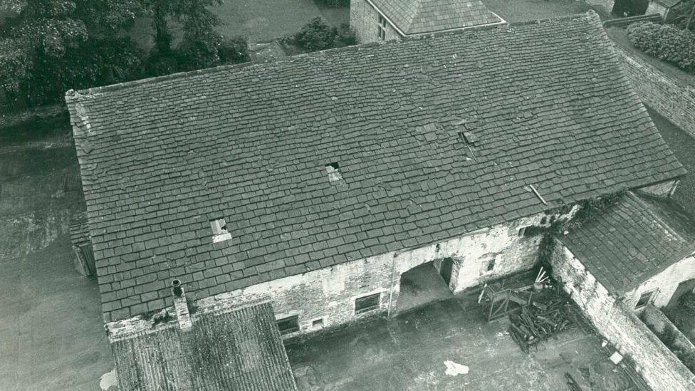 Mission to save 400-year-old Great Barn at Gawthorpe Hall - BBC News