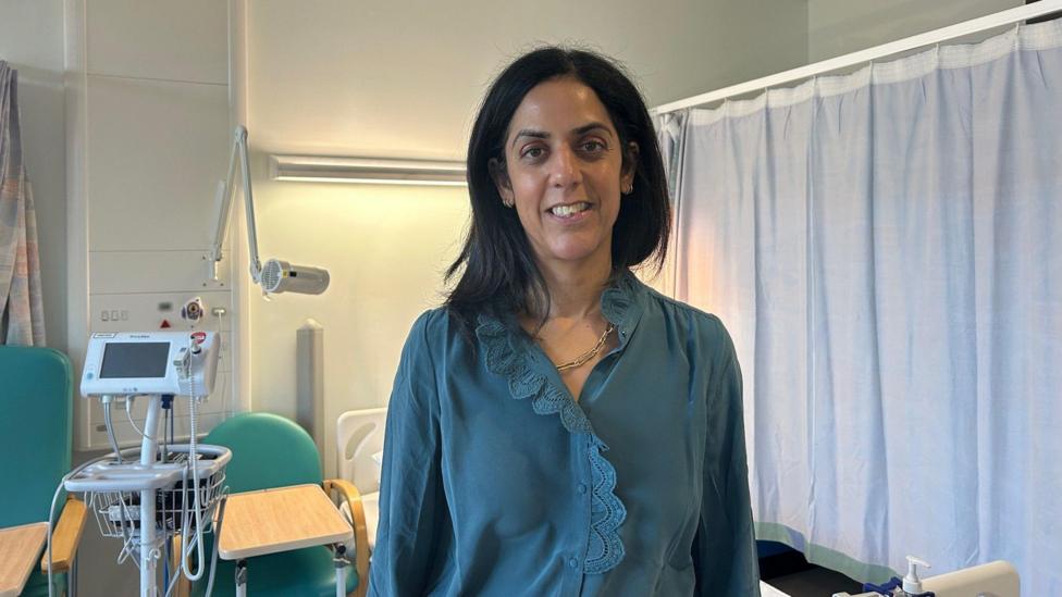 NHS Devon using blood test algorithm to help spot cancer sooner - BBC News