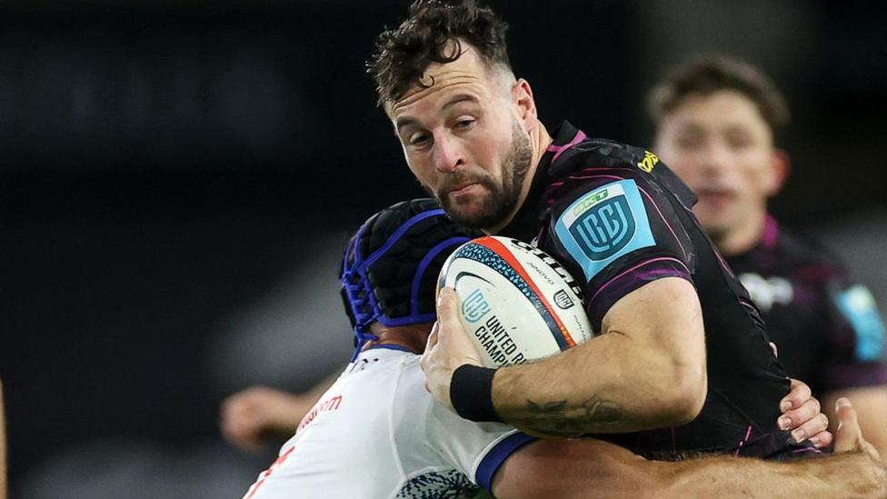 Ryan Conbeer: Winger signs fresh Ospreys deal - BBC Sport