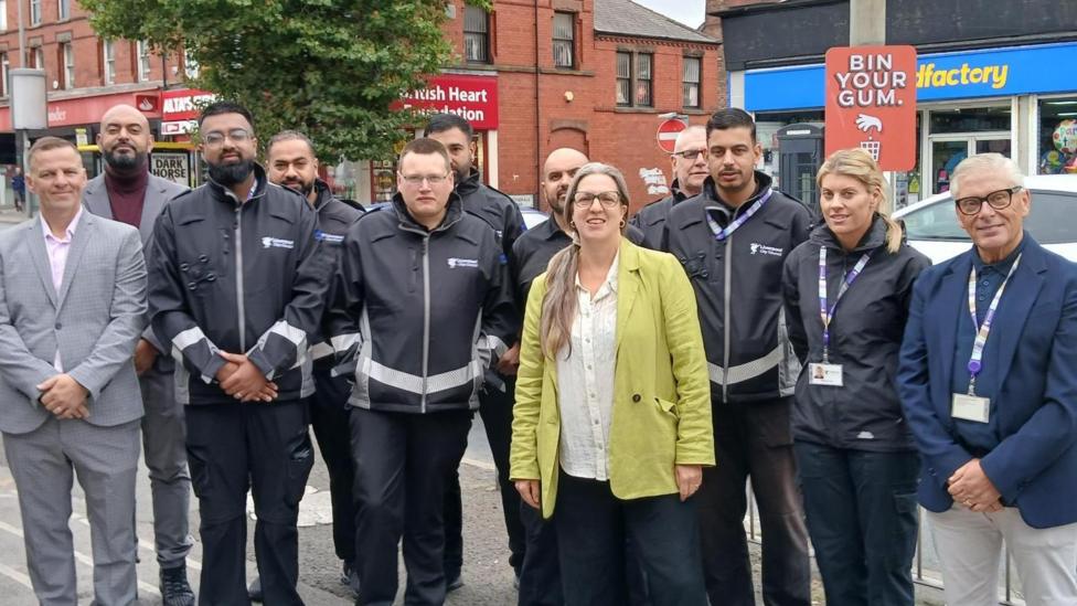 No ticket targets for Liverpool's new litter enforcement team - BBC News
