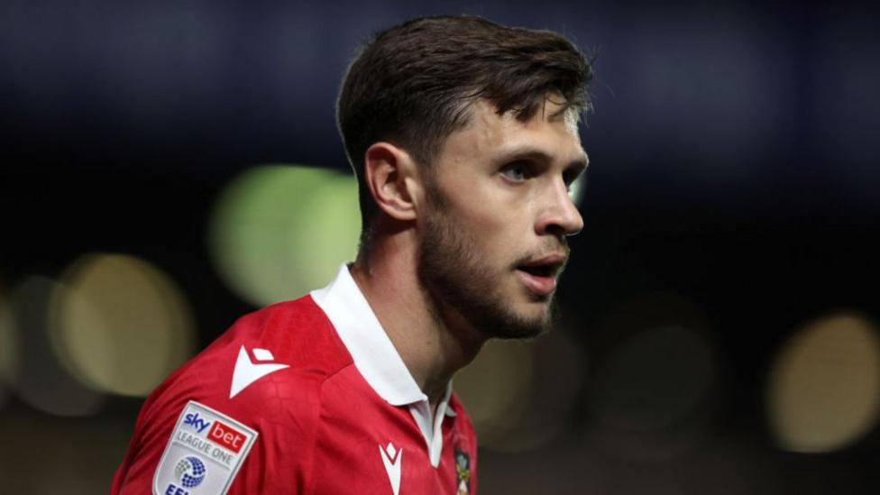 Wrexham: Ryan Barnett signs new contract - BBC Sport