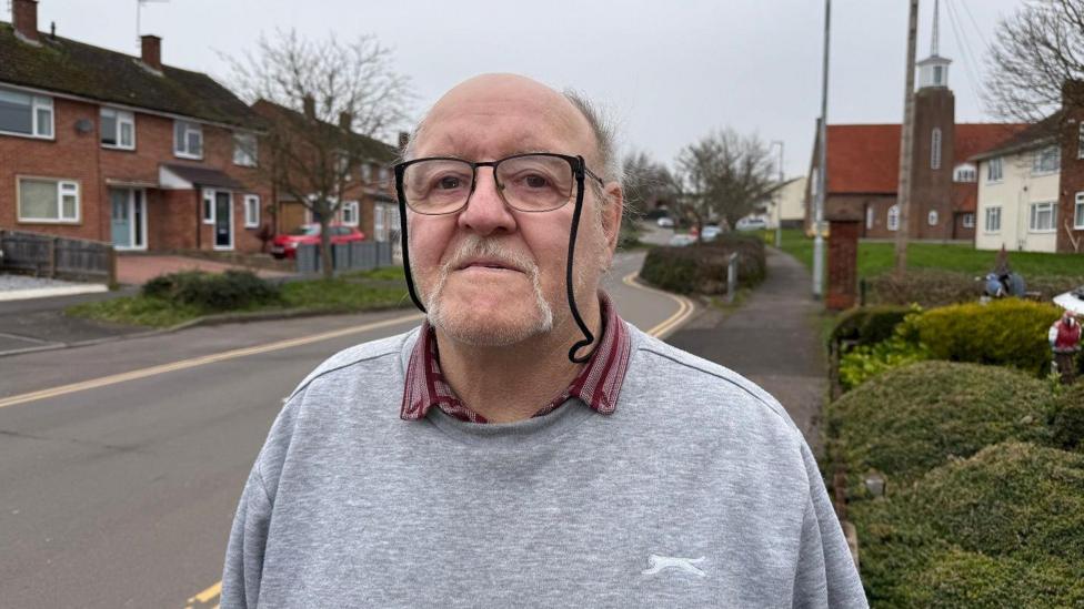 Taunton chicanes: Residents campaigns to reduce speed limit - BBC News