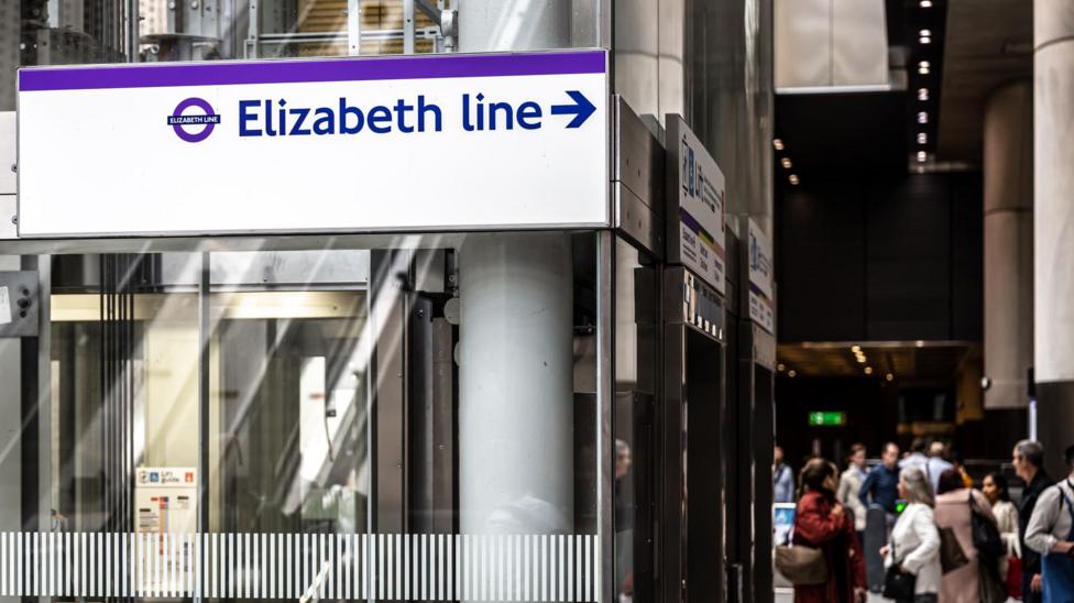Elizabeth Line: Aslef union says train drivers are set to strike - BBC News