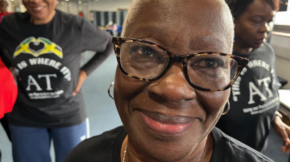 Cool Rowings team heads to championships - BBC News