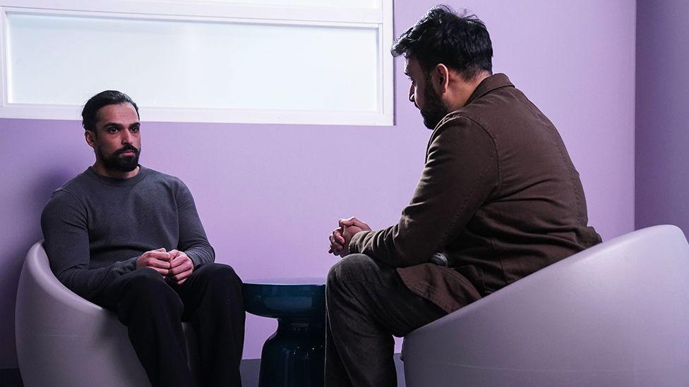 EastEnders: Actor on Ravi's mental health story 'for everyone' - BBC News