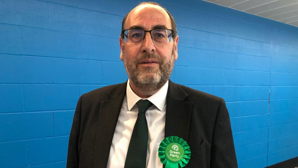 Greens become biggest party on Bristol City Council after poll - BBC News