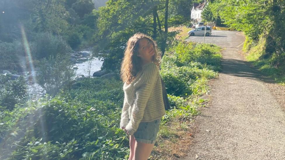 What exactly is freshers' flu - and why do so many get it? - BBC News