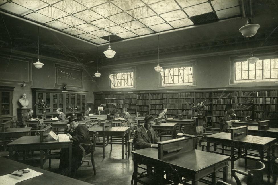 How Gateshead Library has evolved to reach its 100th anniversary - BBC News