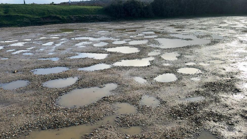 Pothole repairs fall by almost 60% across Hampshire, data shows - BBC News