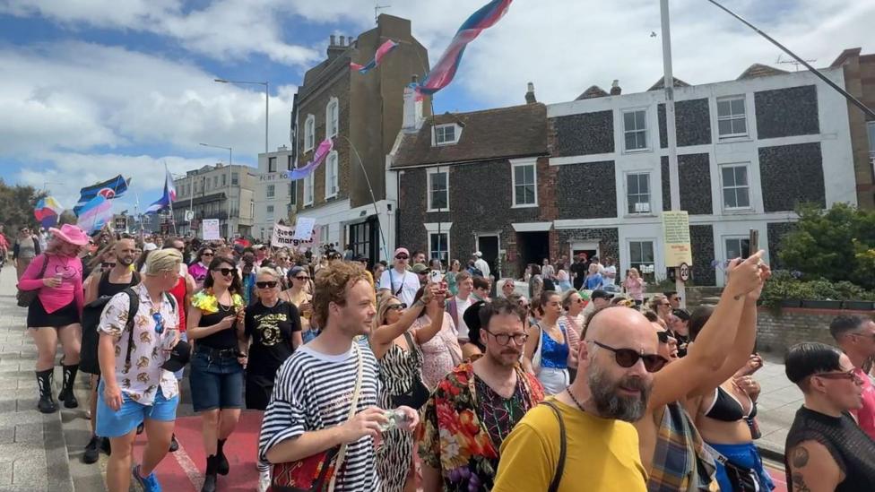 Margate Pride takes place with parade and evening drag party - BBC News