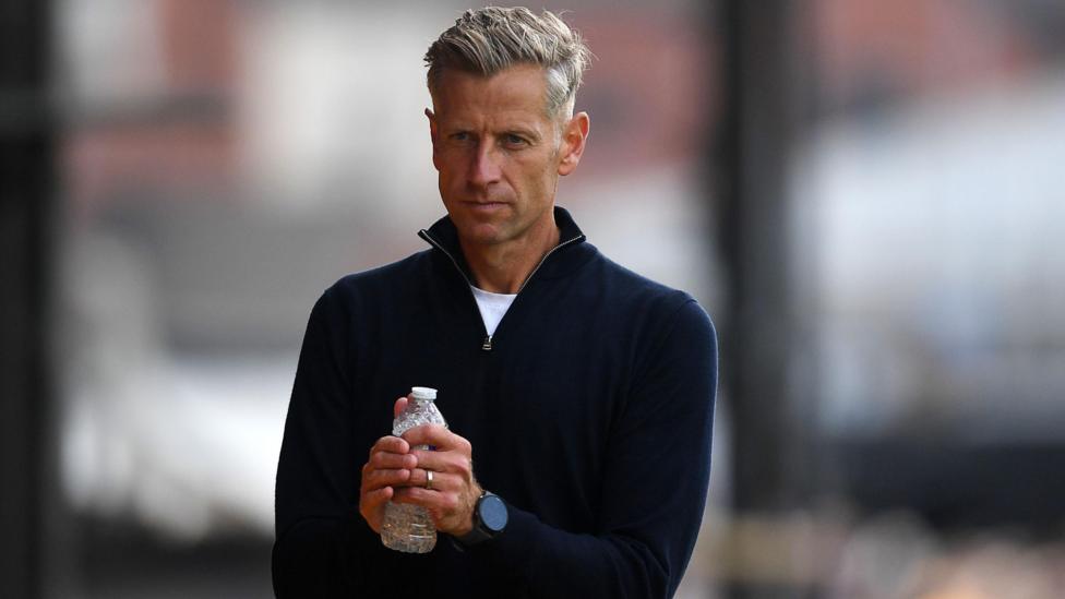 EFL scheduling not 'particularly fair' says Newport boss Hughes - BBC Sport