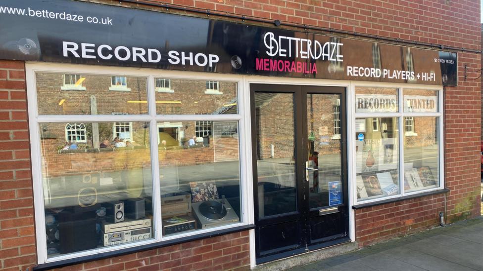 Darren Harris syringe attack victim says 'ordeal not over' - BBC News